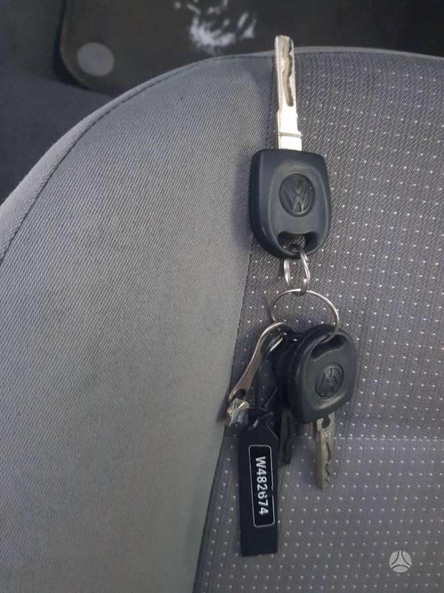 Белый Фольксваген Гольф 2002 в Утена, объемом двигателя 1.90 л и пробегом 245 тыс. км за 1250 €, фото 12 на AUTOMOTO.COM.LV