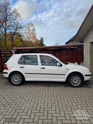White Volkswagen Golf 2002 in Vilnius, with an engine capacity of 1.90 L and mileage of 283 thousand km for 1950 €, photo 2 on AUTOMOTO.COM.LV
