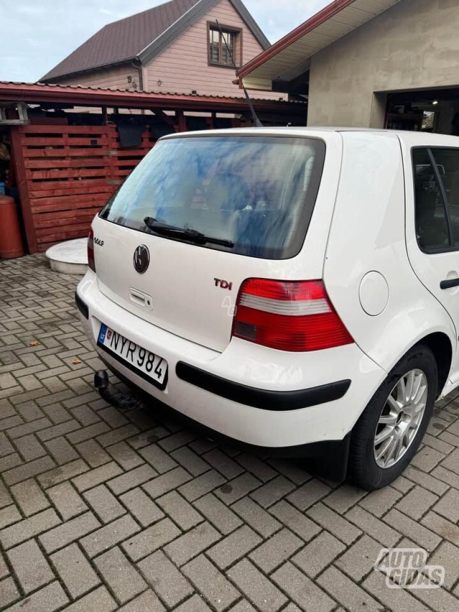 White Volkswagen Golf 2002 in Vilnius, with an engine capacity of 1.90 L and mileage of 283 thousand km for 1950 €, photo 3 on AUTOMOTO.COM.LV