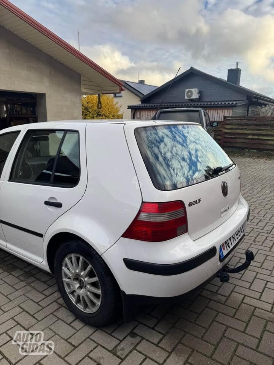 White Volkswagen Golf 2002 in Vilnius, with an engine capacity of 1.90 L and mileage of 283 thousand km for 1950 €, photo 4 on AUTOMOTO.COM.LV