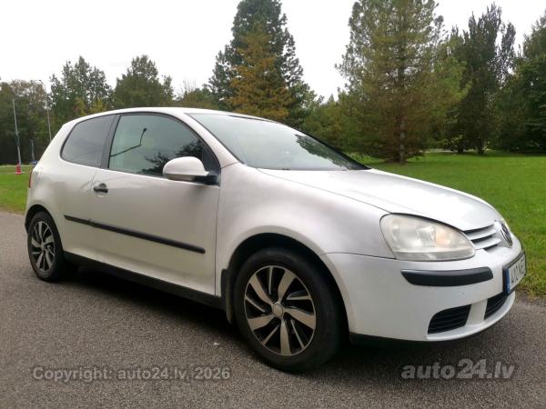 Фольксваген Гольф 2005 в Тарту на AUTOMOTO.COM.LV Белый Фольксваген Гольф 2005 в Тарту, объемом двигателя 1.40 л и пробегом 350 тыс. км за 890 €, фото 3 на AUTOMOTO.COM.LV