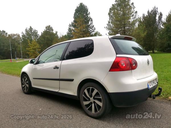 Фольксваген Гольф 2005 в Тарту на AUTOMOTO.COM.LV Белый Фольксваген Гольф 2005 в Тарту, объемом двигателя 1.40 л и пробегом 350 тыс. км за 890 €, фото 4 на AUTOMOTO.COM.LV