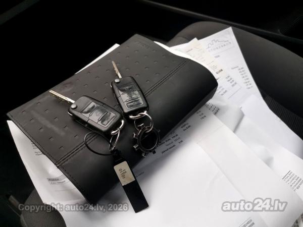 Фольксваген Гольф 2005 в Тарту на AUTOMOTO.COM.LV Белый Фольксваген Гольф 2005 в Тарту, объемом двигателя 1.40 л и пробегом 350 тыс. км за 890 €, фото 9 на AUTOMOTO.COM.LV