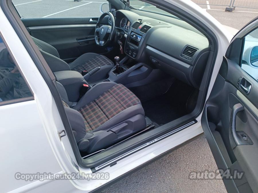 White Volkswagen Golf 2006 in Tallinn, with an engine capacity of 2.00 L and mileage of 154 thousand km for 5000 €, photo 6 on AUTOMOTO.COM.LV