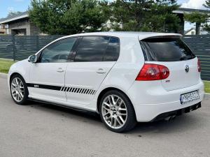 White Volkswagen Golf 2006 in Vilnius, with an engine capacity of 2.00 L and mileage of 280 thousand km for 3950 €, photo 4 on AUTOMOTO.COM.LV
