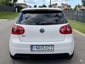White Volkswagen Golf 2006 in Vilnius, with an engine capacity of 2.00 L and mileage of 280 thousand km for 3950 €, photo 5 on AUTOMOTO.COM.LV