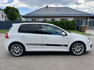 White Volkswagen Golf 2006 in Vilnius, with an engine capacity of 2.00 L and mileage of 280 thousand km for 3950 €, photo 7 on AUTOMOTO.COM.LV