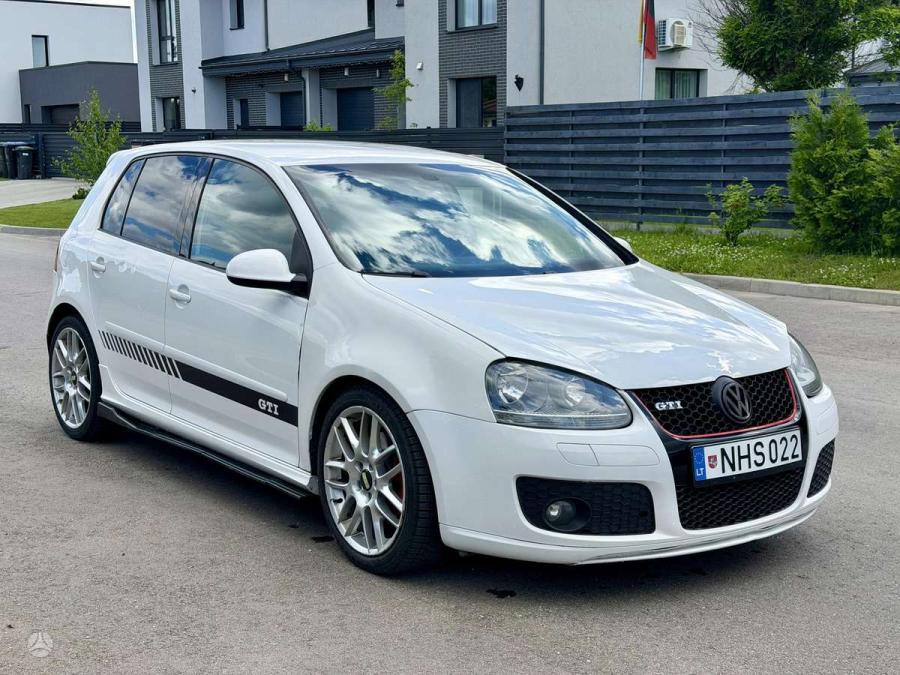 White Volkswagen Golf 2006 in Vilnius, with an engine capacity of 2.00 L and mileage of 280 thousand km for 3950 €, photo 8 on AUTOMOTO.COM.LV
