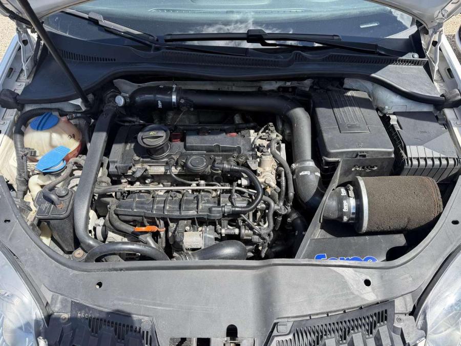 White Volkswagen Golf 2006 in Vilnius, with an engine capacity of 2.00 L and mileage of 280 thousand km for 3950 €, photo 14 on AUTOMOTO.COM.LV