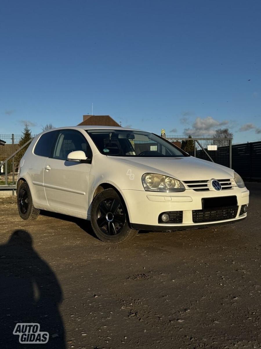 Balts Volkswagen Golf 2007 Klaipėda, ar dzinēja tilpumu 1.90 L un nobraukumu 259 tūkst. km par 1800 €, foto 2 vietnē AUTOMOTO.COM.LV