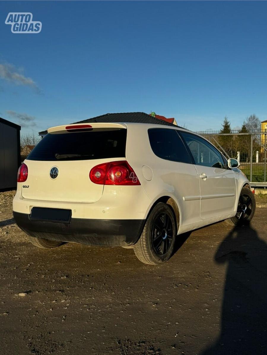 Balts Volkswagen Golf 2007 Klaipėda, ar dzinēja tilpumu 1.90 L un nobraukumu 259 tūkst. km par 1800 €, foto 5 vietnē AUTOMOTO.COM.LV