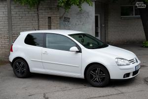 White Volkswagen Golf 2007 in Kaunas, with an engine capacity of 1.90 L and mileage of 406 thousand km for 1999 €, photo 3 on AUTOMOTO.COM.LV