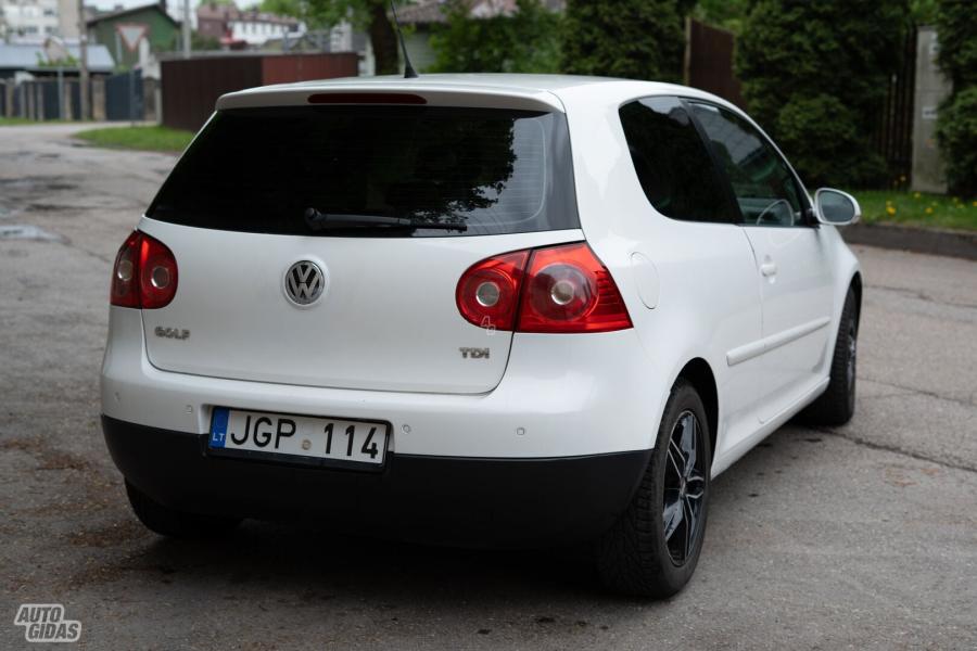 White Volkswagen Golf 2007 in Kaunas, with an engine capacity of 1.90 L and mileage of 406 thousand km for 1999 €, photo 5 on AUTOMOTO.COM.LV