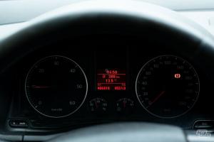 White Volkswagen Golf 2007 in Kaunas, with an engine capacity of 1.90 L and mileage of 406 thousand km for 1999 €, photo 9 on AUTOMOTO.COM.LV