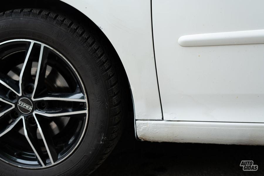 White Volkswagen Golf 2007 in Kaunas, with an engine capacity of 1.90 L and mileage of 406 thousand km for 1999 €, photo 12 on AUTOMOTO.COM.LV