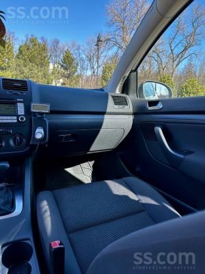 Balts Volkswagen Golf 2007 Jūrmala, ar dzinēja tilpumu 1.90 L un nobraukumu 255 tūkst. km par 1600 €, foto 11 vietnē AUTOMOTO.COM.LV