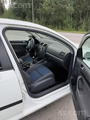 Balts Volkswagen Golf 2007 Preiļi, ar dzinēja tilpumu 1.90 L un nobraukumu 312 tūkst. km par 500 €, foto 4 vietnē AUTOMOTO.COM.LV