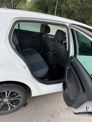 Balts Volkswagen Golf 2007 Preiļi, ar dzinēja tilpumu 1.90 L un nobraukumu 312 tūkst. km par 500 €, foto 5 vietnē AUTOMOTO.COM.LV