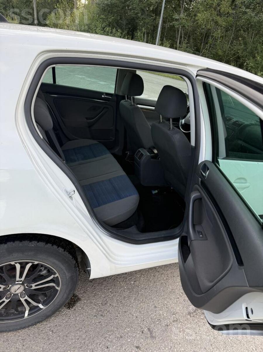 Balts Volkswagen Golf 2007 Preiļi, ar dzinēja tilpumu 1.90 L un nobraukumu 312 tūkst. km par 500 €, foto 5 vietnē AUTOMOTO.COM.LV