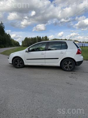 Balts Volkswagen Golf 2007 Preiļi, ar dzinēja tilpumu 1.90 L un nobraukumu 312 tūkst. km par 500 €, foto 7 vietnē AUTOMOTO.COM.LV