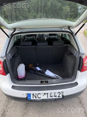 Balts Volkswagen Golf 2007 Preiļi, ar dzinēja tilpumu 1.90 L un nobraukumu 312 tūkst. km par 500 €, foto 8 vietnē AUTOMOTO.COM.LV