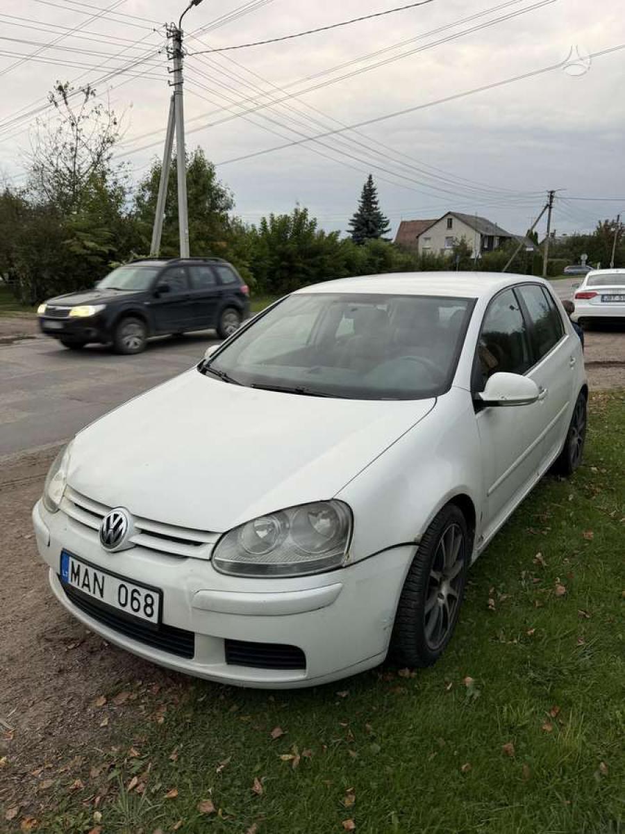 White Volkswagen Golf 2007 in Kaunas, with an engine capacity of 1.90 L and mileage of 285 thousand km for 1200 €, photo 1 on AUTOMOTO.COM.LV