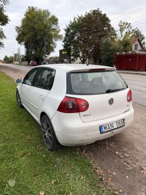 White Volkswagen Golf 2007 in Kaunas, with an engine capacity of 1.90 L and mileage of 285 thousand km for 1200 €, photo 7 on AUTOMOTO.COM.LV