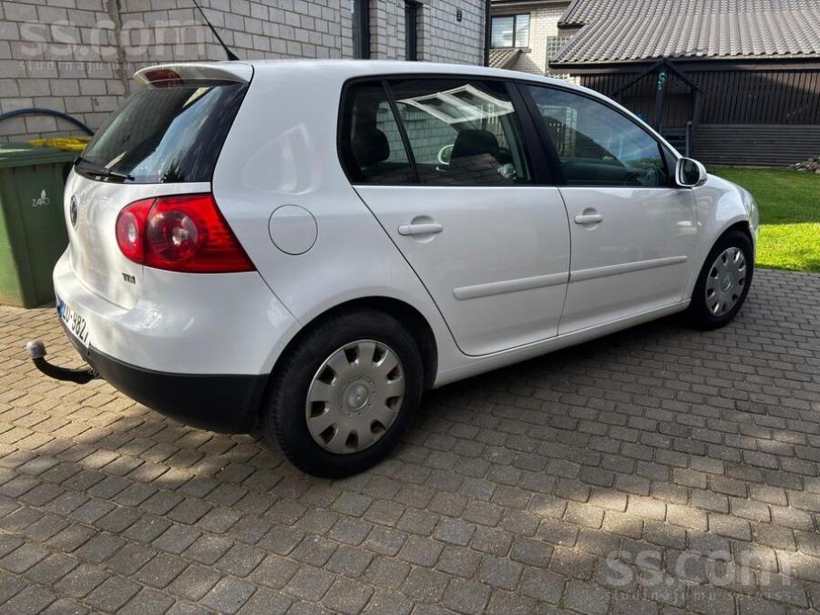 Balts Volkswagen Golf 2008 Valmiera, ar dzinēja tilpumu 1.90 L un nobraukumu 284 tūkst. km par 1200 €, foto 5 vietnē AUTOMOTO.COM.LV