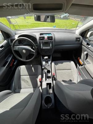 Balts Volkswagen Golf 2008 Valmiera, ar dzinēja tilpumu 1.90 L un nobraukumu 284 tūkst. km par 1200 €, foto 9 vietnē AUTOMOTO.COM.LV