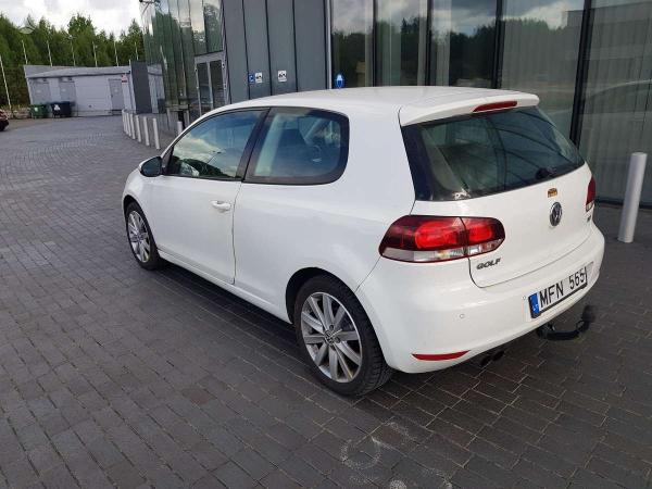 Balts Volkswagen Golf 2008 Šauļi, ar dzinēja tilpumu 1.39 L un nobraukumu 193 tūkst. km par 3600 €, foto 3 vietnē AUTOMOTO.COM.LV