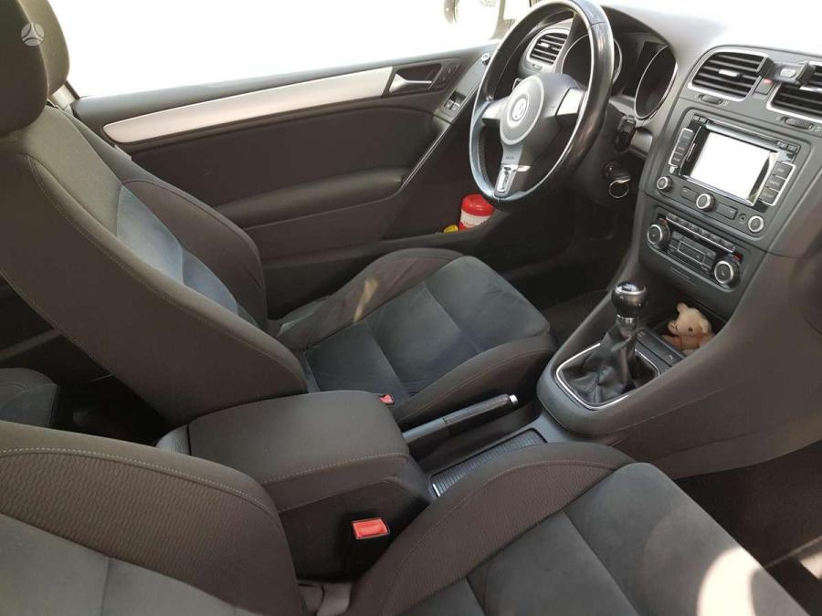 Balts Volkswagen Golf 2008 Šauļi, ar dzinēja tilpumu 1.39 L un nobraukumu 193 tūkst. km par 3600 €, foto 6 vietnē AUTOMOTO.COM.LV
