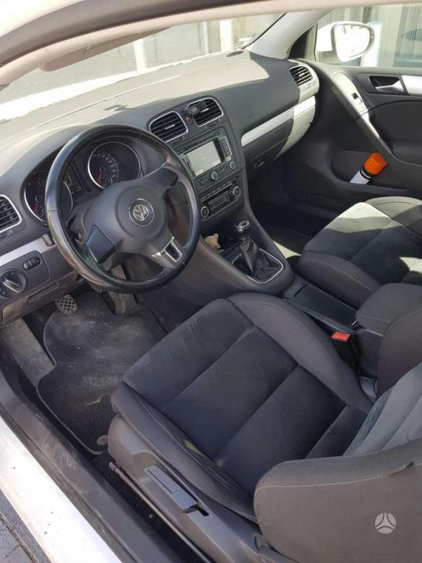 Balts Volkswagen Golf 2008 Šauļi, ar dzinēja tilpumu 1.39 L un nobraukumu 193 tūkst. km par 3600 €, foto 6 vietnē AUTOMOTO.COM.LV