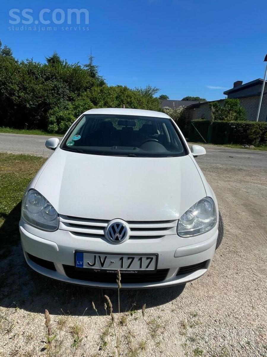 White Volkswagen Golf 2008 in Ogre, with an engine capacity of 1.90 L and mileage of 254 thousand km for 2200 €, photo 1 on AUTOMOTO.COM.LV