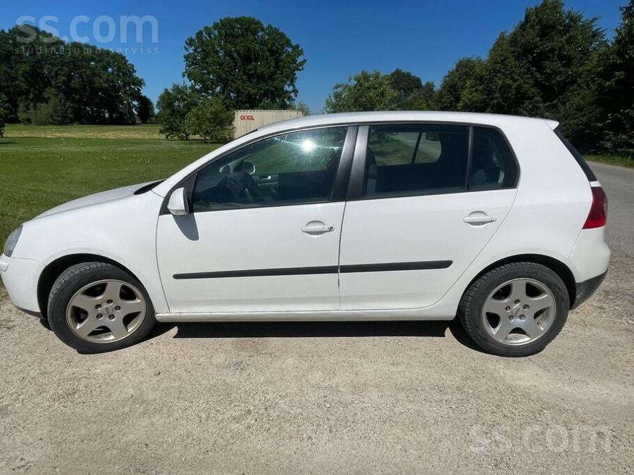 White Volkswagen Golf 2008 in Ogre, with an engine capacity of 1.90 L and mileage of 254 thousand km for 2200 €, photo 3 on AUTOMOTO.COM.LV