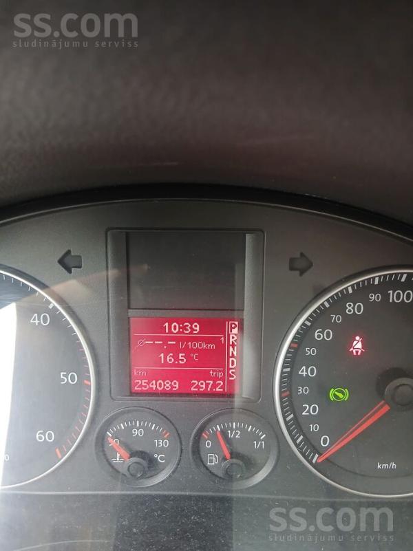 Белый Фольксваген Гольф 2008 в Огре, объемом двигателя 1.90 л и пробегом 254 тыс. км за 2200 €, фото 4 на AUTOMOTO.COM.LV