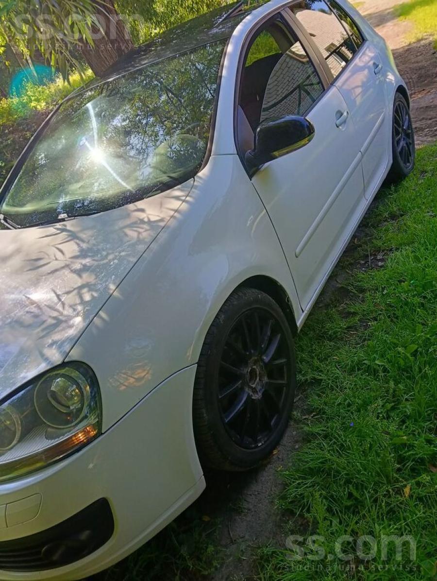 White Volkswagen Golf 2008 in Riga, with an engine capacity of 2.00 L and mileage of 278 thousand km for 1800 €, photo 6 on AUTOMOTO.COM.LV