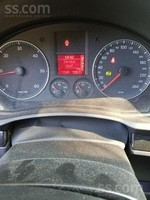 White Volkswagen Golf 2008 in Riga, with an engine capacity of 2.00 L and mileage of 278 thousand km for 1800 €, photo 9 on AUTOMOTO.COM.LV