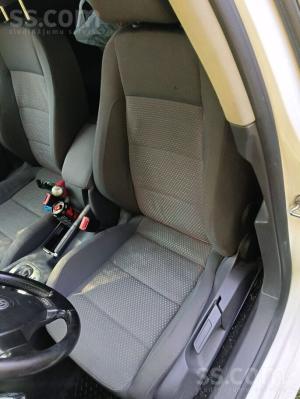 White Volkswagen Golf 2008 in Riga, with an engine capacity of 2.00 L and mileage of 278 thousand km for 1800 €, photo 14 on AUTOMOTO.COM.LV
