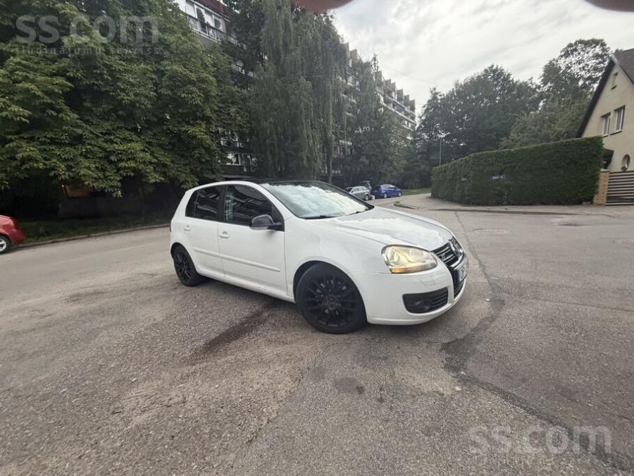 Balts Volkswagen Golf 2008 Rīga, ar dzinēja tilpumu 2.00 L un nobraukumu 280 tūkst. km par 2799 €, foto 4 vietnē AUTOMOTO.COM.LV