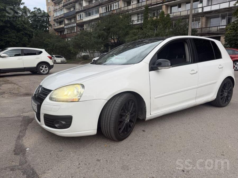 Balts Volkswagen Golf 2008 Rīga, ar dzinēja tilpumu 2.00 L un nobraukumu 280 tūkst. km par 2799 €, foto 5 vietnē AUTOMOTO.COM.LV