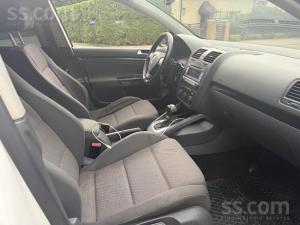 Balts Volkswagen Golf 2008 Rīga, ar dzinēja tilpumu 2.00 L un nobraukumu 280 tūkst. km par 2799 €, foto 13 vietnē AUTOMOTO.COM.LV
