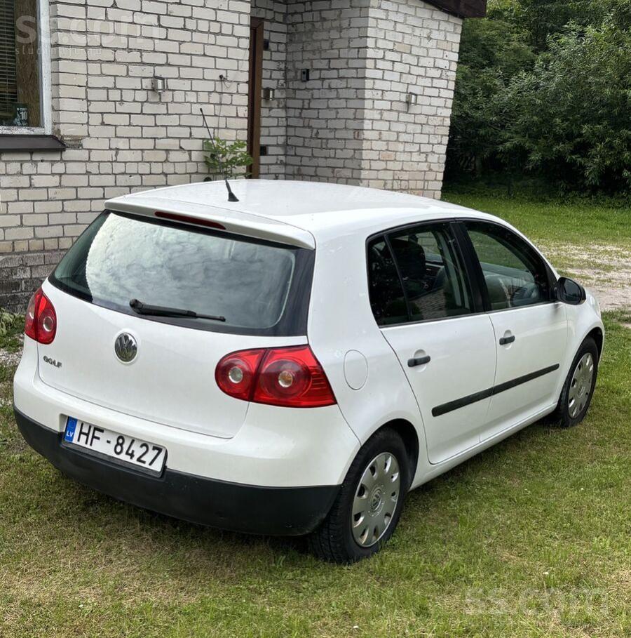 White Volkswagen Golf 2008 in Tukums, with an engine capacity of 1.40 L and mileage of 225 thousand km for 1590 €, photo 4 on AUTOMOTO.COM.LV