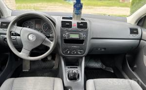 White Volkswagen Golf 2008 in Tukums, with an engine capacity of 1.40 L and mileage of 225 thousand km for 1590 €, photo 11 on AUTOMOTO.COM.LV