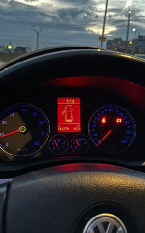 White Volkswagen Golf 2008 in Tallinn, with an engine capacity of 1.40 L and mileage of 246 thousand km for 2200 €, photo 10 on AUTOMOTO.COM.LV