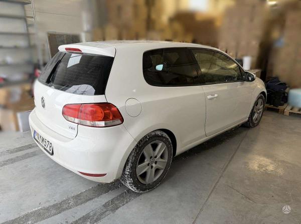 White Volkswagen Golf 2009 in Kaunas, with an engine capacity of 1.97 L and mileage of 296 thousand km for 3200 €, photo 5 on AUTOMOTO.COM.LV