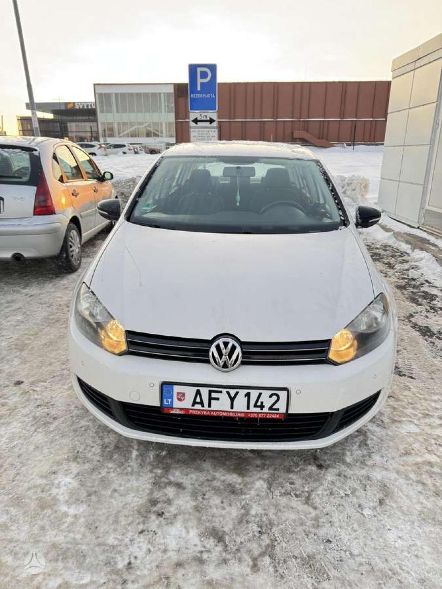 Balts Volkswagen Golf 2009 Klaipėda, ar dzinēja tilpumu 1.40 L un nobraukumu 244 tūkst. km par 3450 €, foto 1 vietnē AUTOMOTO.COM.LV