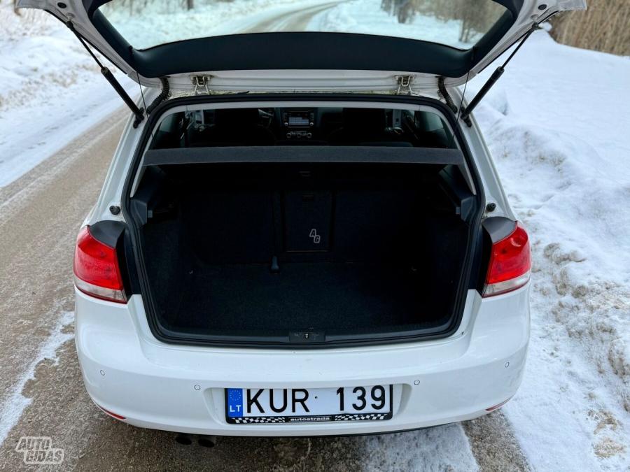 Balts Volkswagen Golf 2009 Viļņa, ar dzinēja tilpumu 1.40 L un nobraukumu 230 tūkst. km par 2390 €, foto 7 vietnē AUTOMOTO.COM.LV