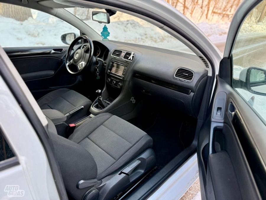 Balts Volkswagen Golf 2009 Viļņa, ar dzinēja tilpumu 1.40 L un nobraukumu 230 tūkst. km par 2390 €, foto 9 vietnē AUTOMOTO.COM.LV