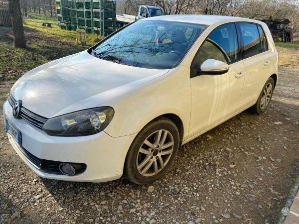 Balts Volkswagen Golf 2009 Panevēža, ar dzinēja tilpumu 1.97 L un nobraukumu 320 tūkst. km par 3900 €, foto 2 vietnē AUTOMOTO.COM.LV