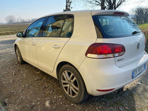 Balts Volkswagen Golf 2009 Panevēža, ar dzinēja tilpumu 1.97 L un nobraukumu 320 tūkst. km par 3900 €, foto 4 vietnē AUTOMOTO.COM.LV